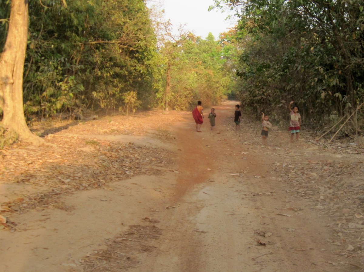 Burmese Ghosts: Photographic Reflections On A Haunting Country | Too ...
